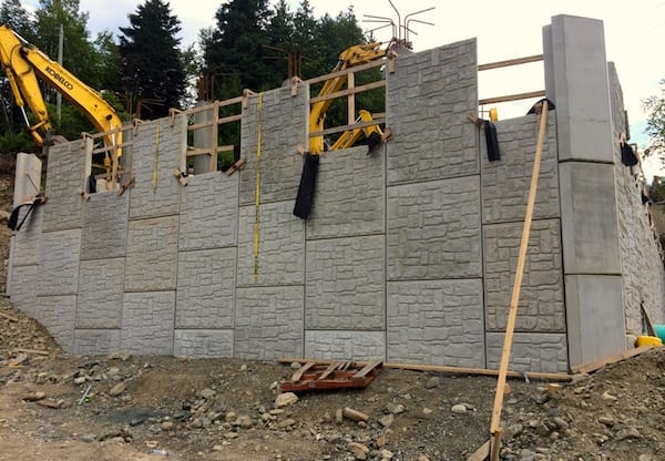 MSE Walls with Grid-Strip for NB bridge
